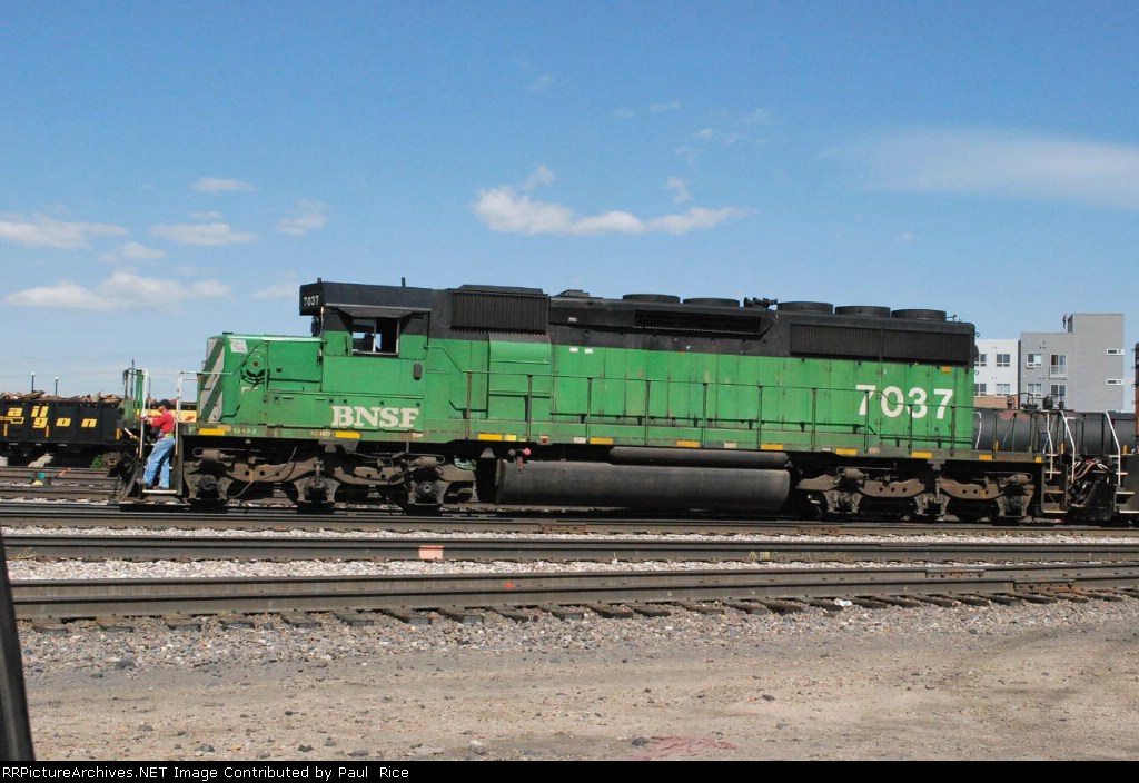 BNSF 7037